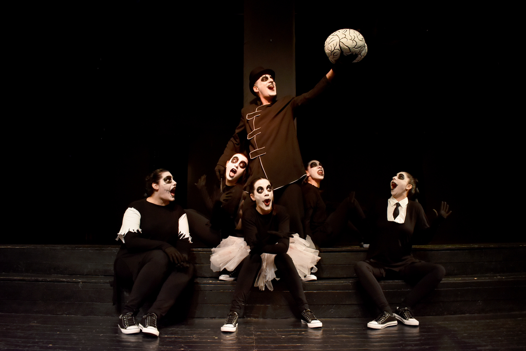 free freaks! - Θεατρομανία | Παραστάσεις, διαγωνισμοί, κριτικές