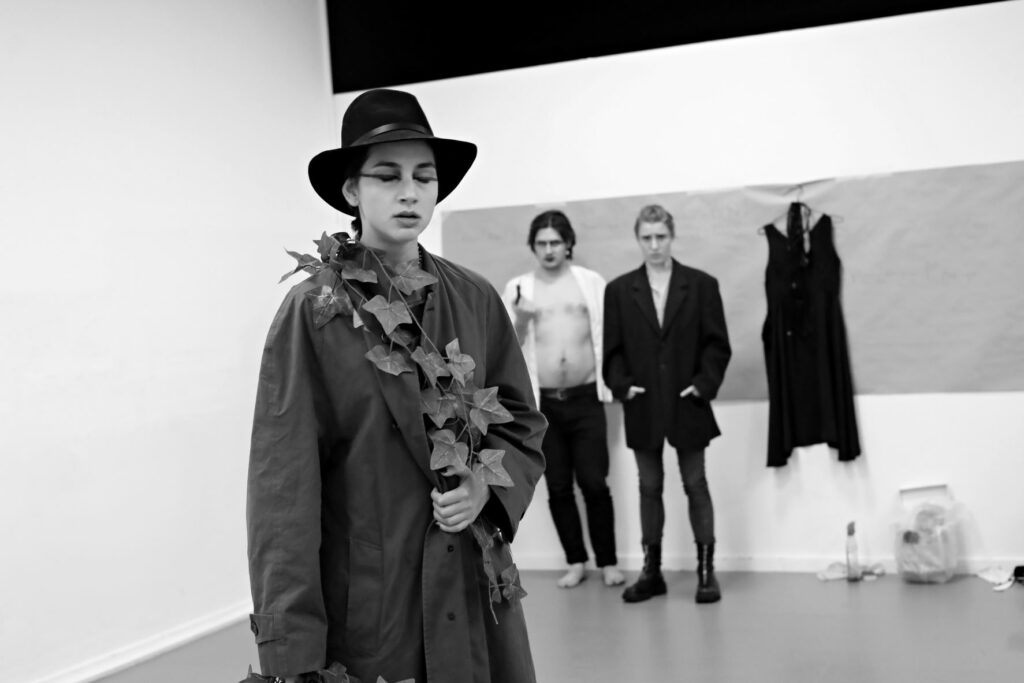 New God - A study on Bacchae - Θεατρομανία | Παραστάσεις, διαγωνισμοί ...