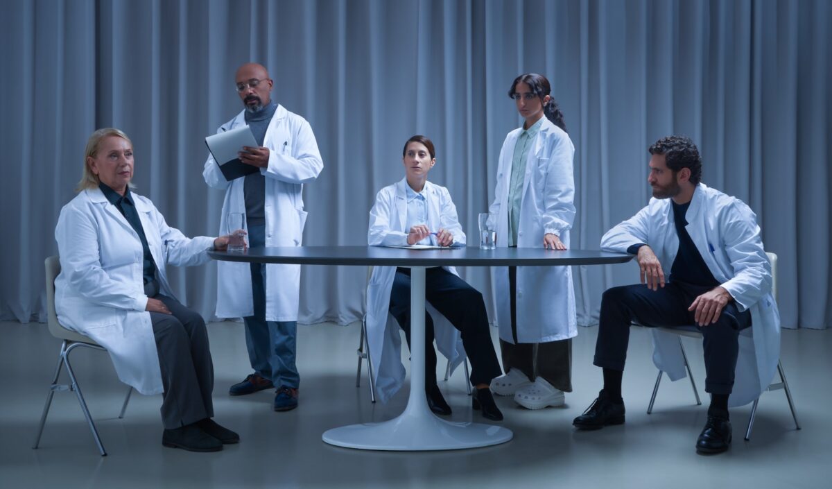 The Doctor - Θεατρομανία | Παραστάσεις, διαγωνισμοί, κριτικές