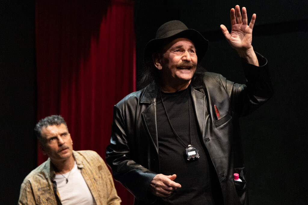 Ο δολοφόνος είναι… αναμεσά μας... - Θεατρομανία | Παραστάσεις ...